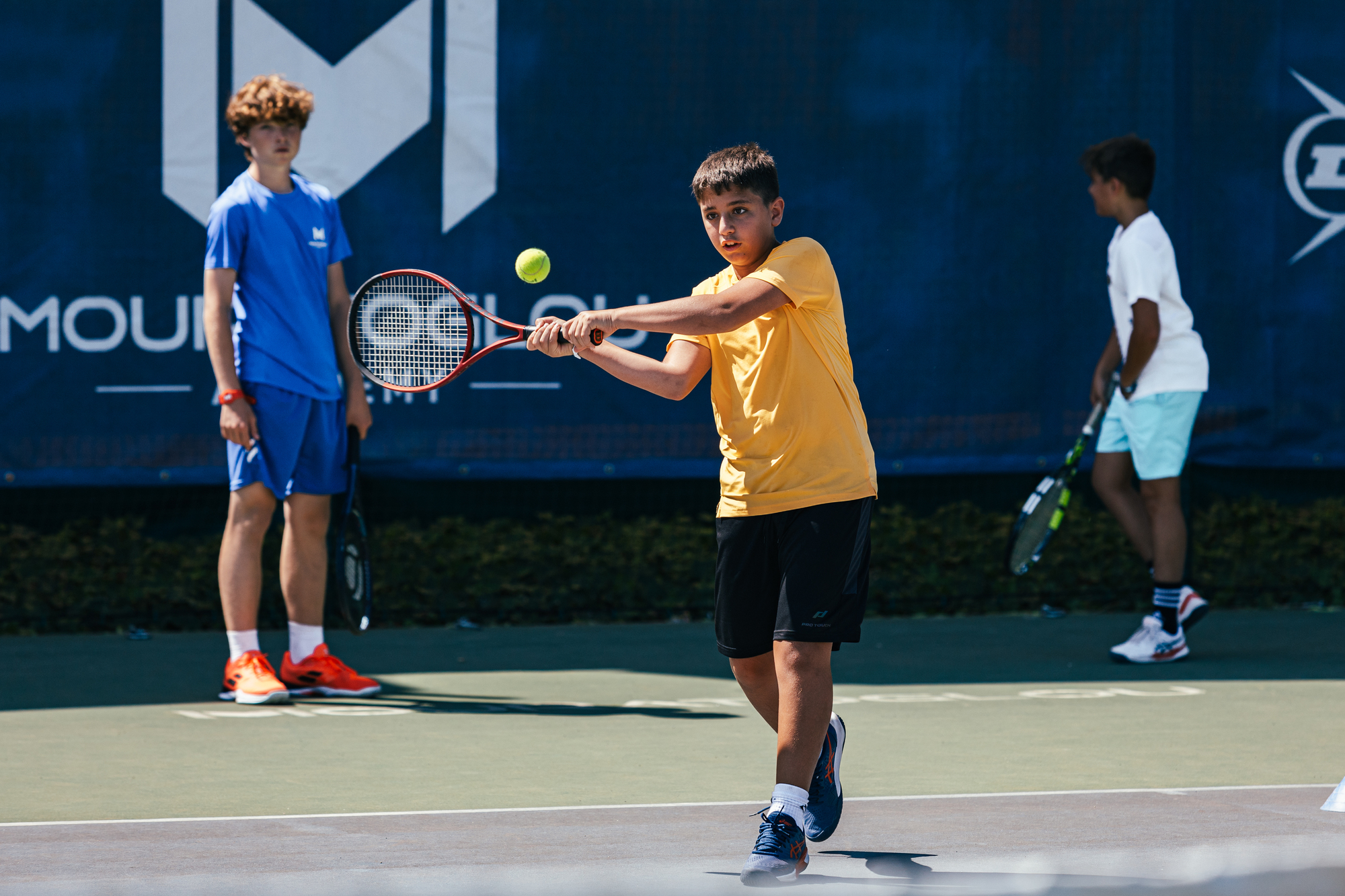 Hybrid tennis strings: All you need to know