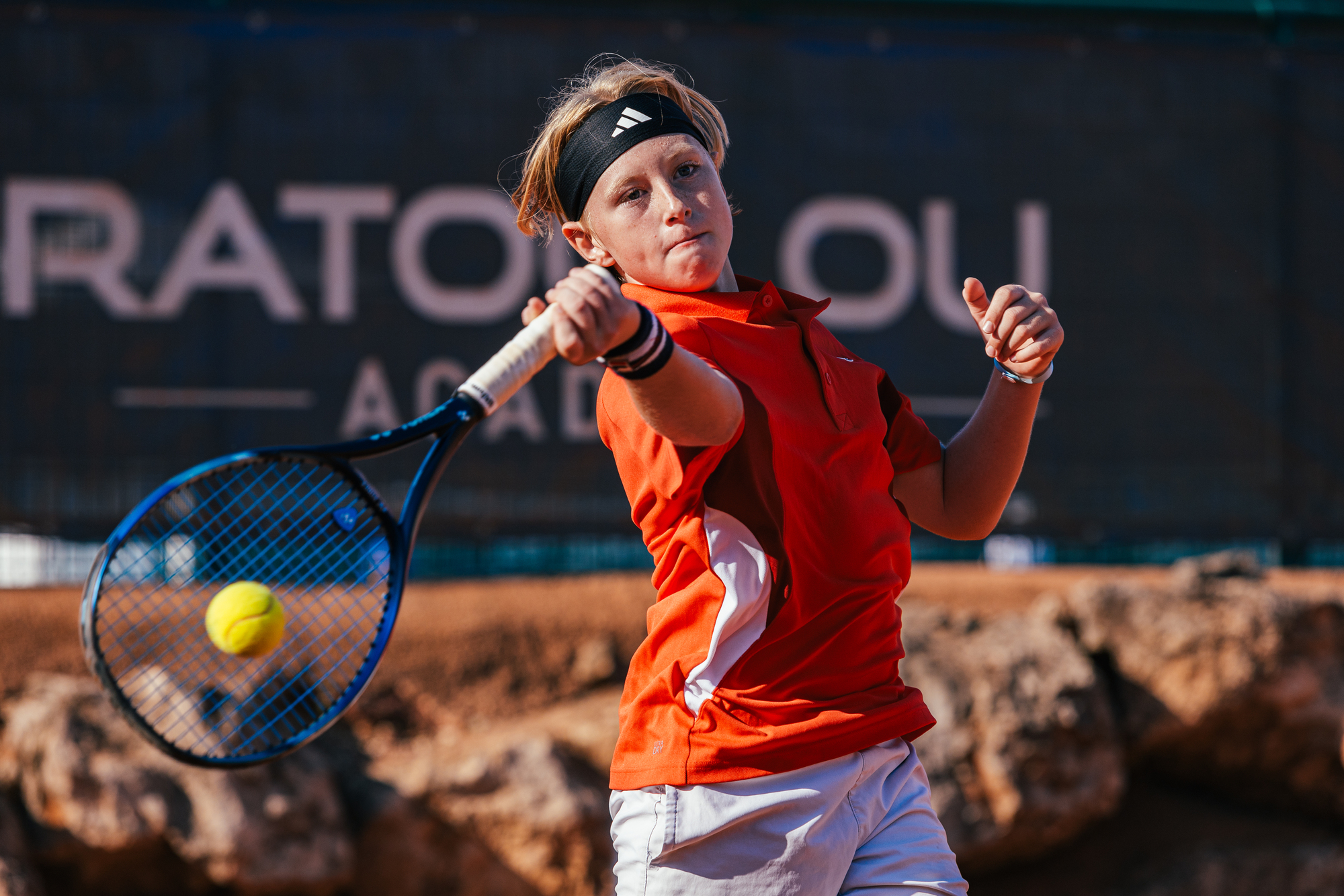 Come scegliere una racchetta da tennis: la guida completa